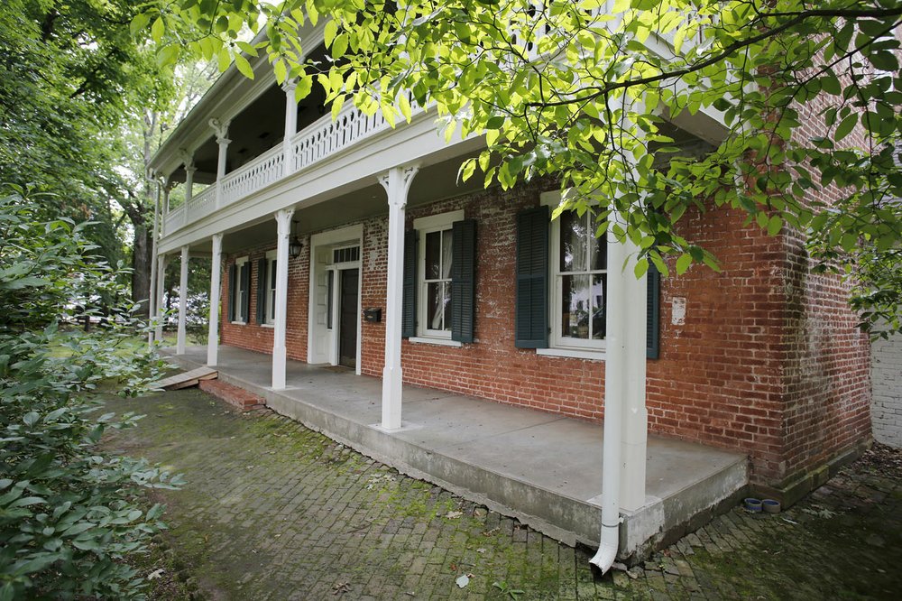 Fayetteville commission OKs deal to buy historic Walker-Stone House