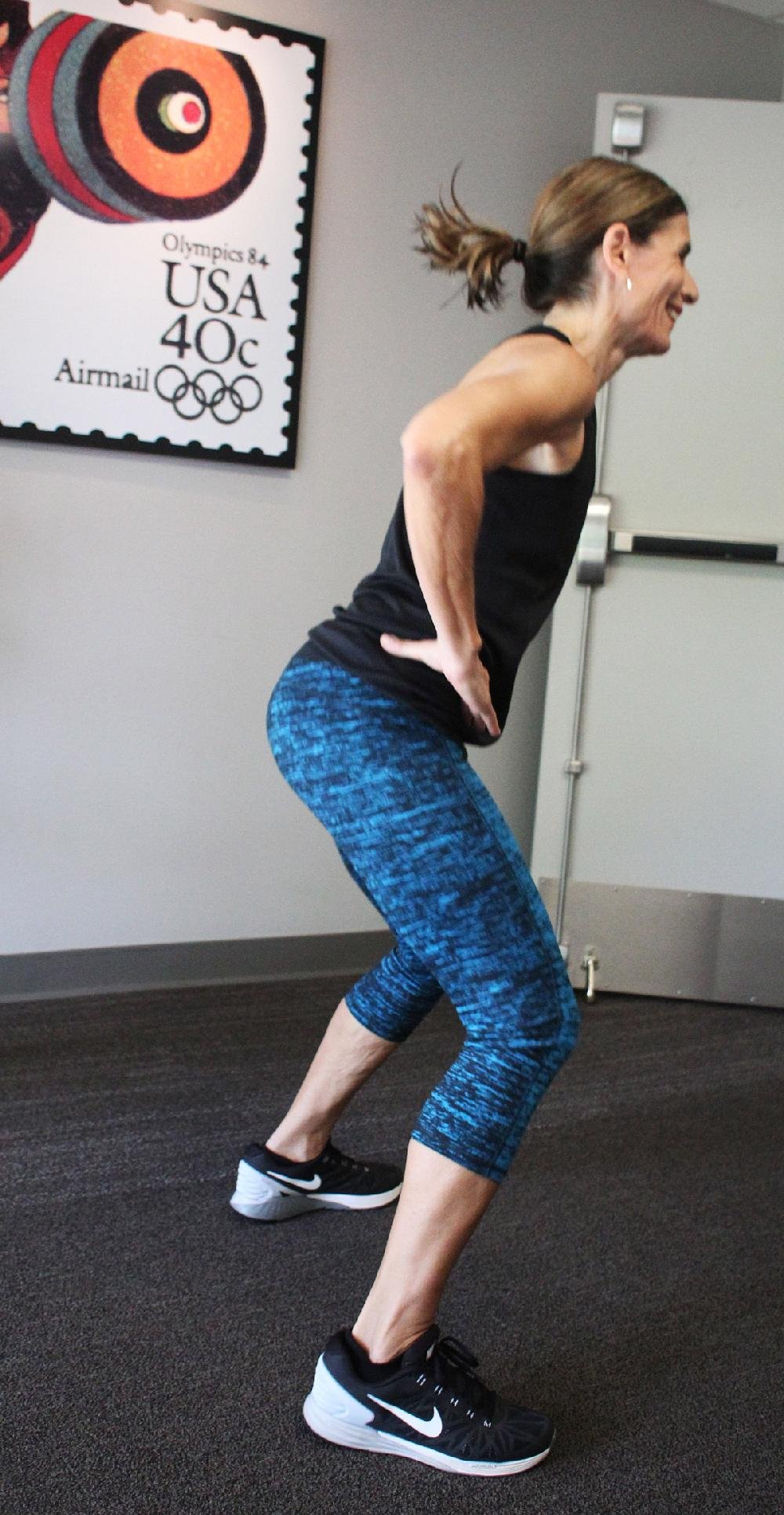 Squats, with a twist, help to build strong core