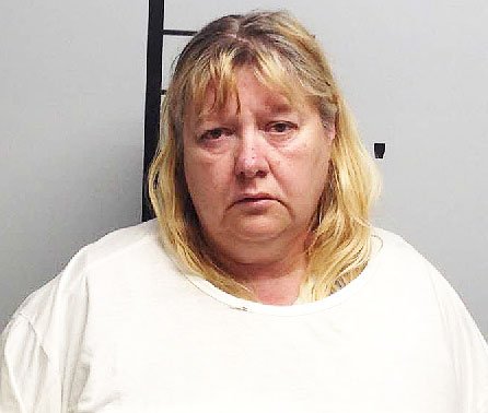 Centerton woman accused of threatening animal control officers