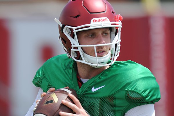 Hog QB Austin Allen gets call from Archie Manning, learns from 1st ...