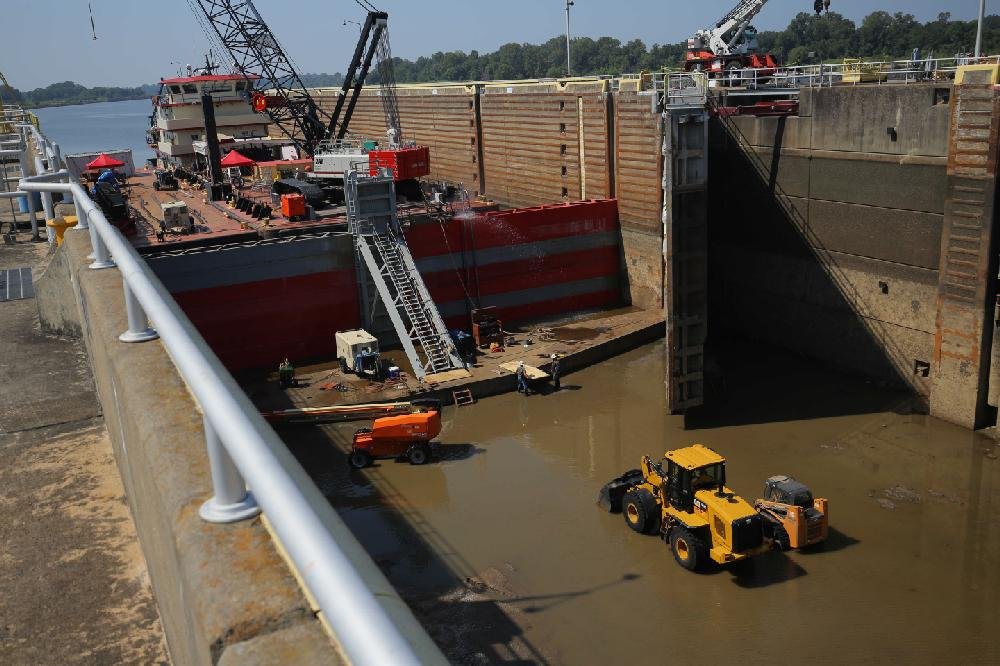 Terry Lock and Dam Maintenance Work | The Arkansas Democrat-Gazette ...