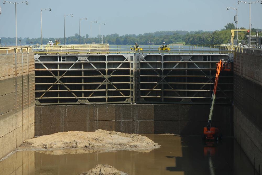 Terry Lock and Dam Maintenance Work | The Arkansas Democrat-Gazette ...