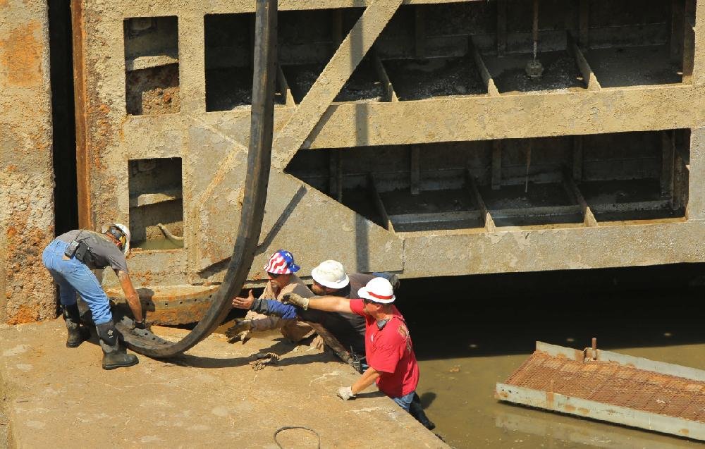 Terry Lock and Dam Maintenance Work | The Arkansas Democrat-Gazette ...