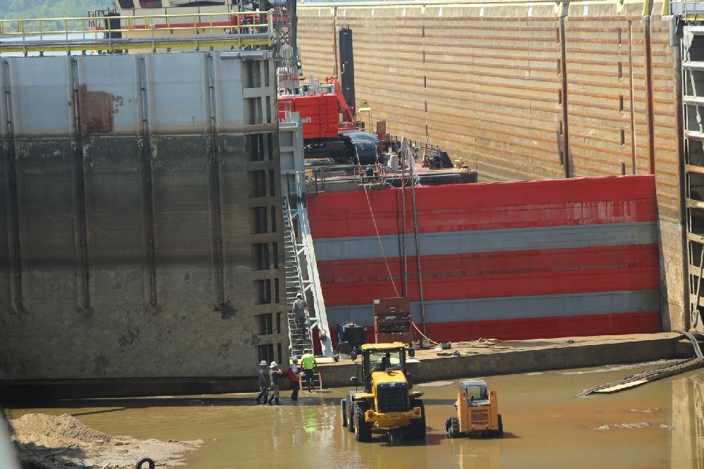 Terry Lock and Dam Maintenance Work | The Arkansas Democrat-Gazette ...