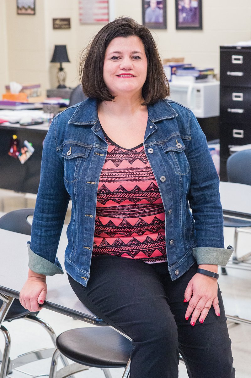 Teacher promotes wreath-laying ceremony to honor veterans