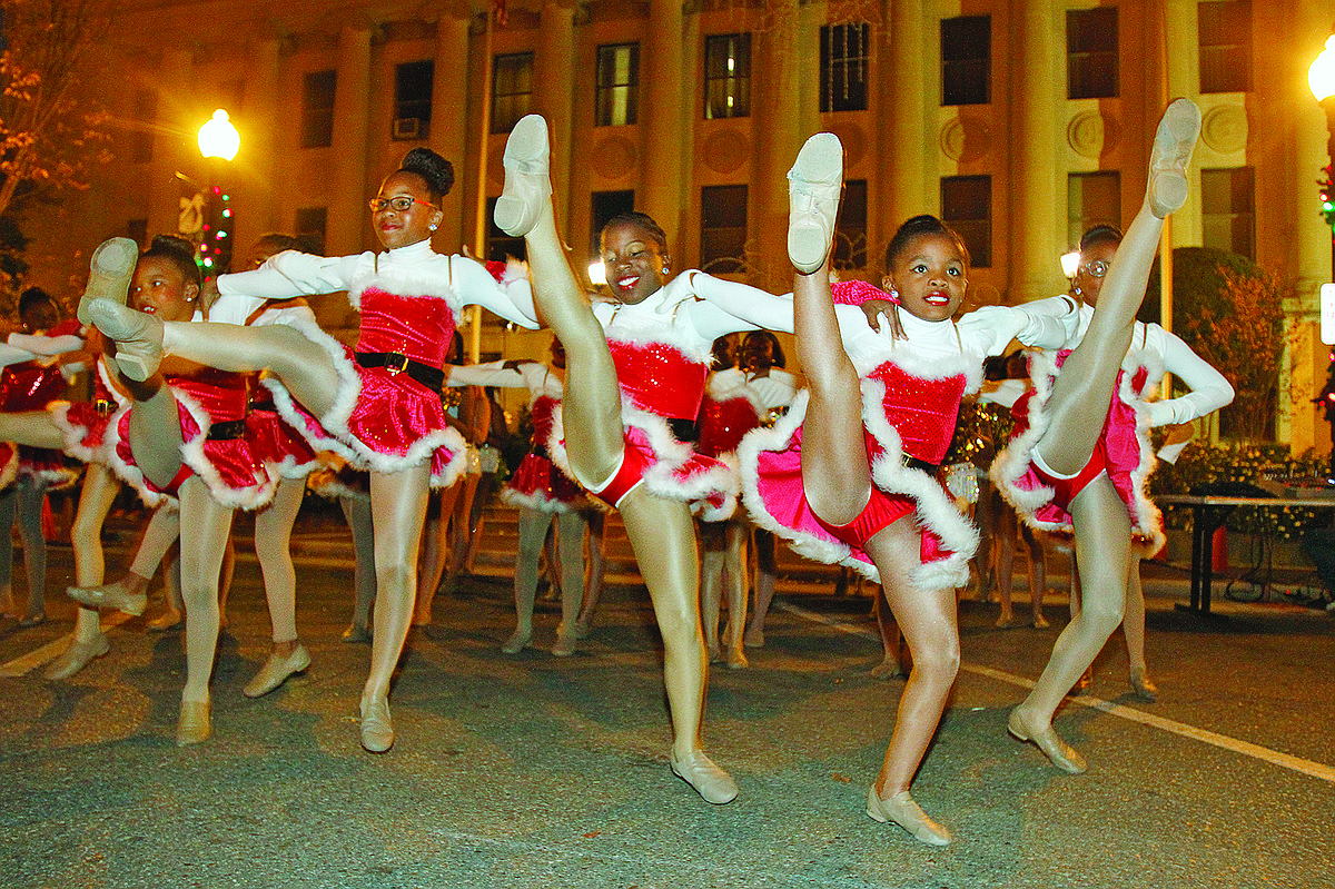 Southern Belles entertain | El Dorado News