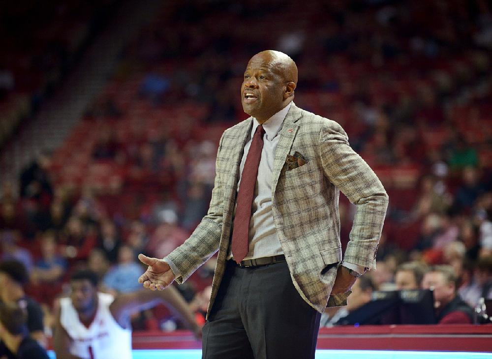 WholeHogSports - VIDEO: Mike Anderson previews Alabama game