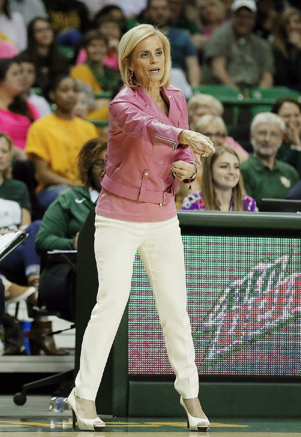 Mulkey tells Baylor fans to hit back | Northwest Arkansas Democrat-Gazette