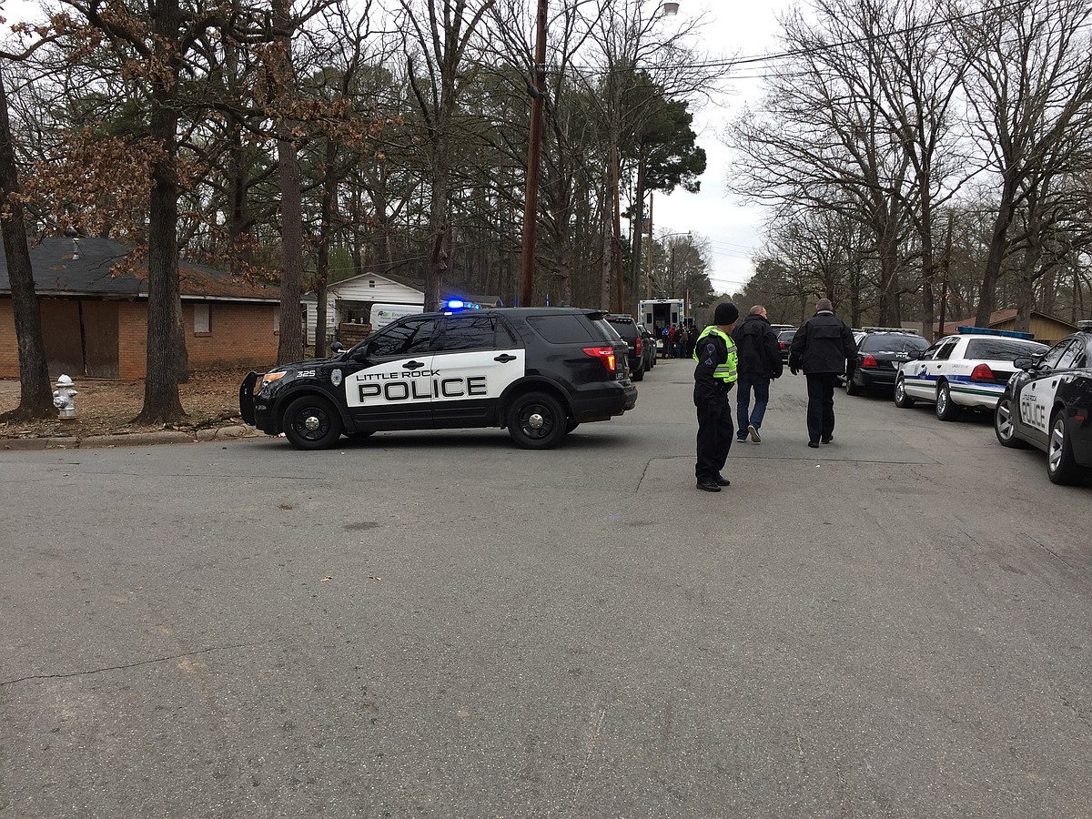PHOTOS: More than 30 officials respond to SWAT callout in Little Rock ...