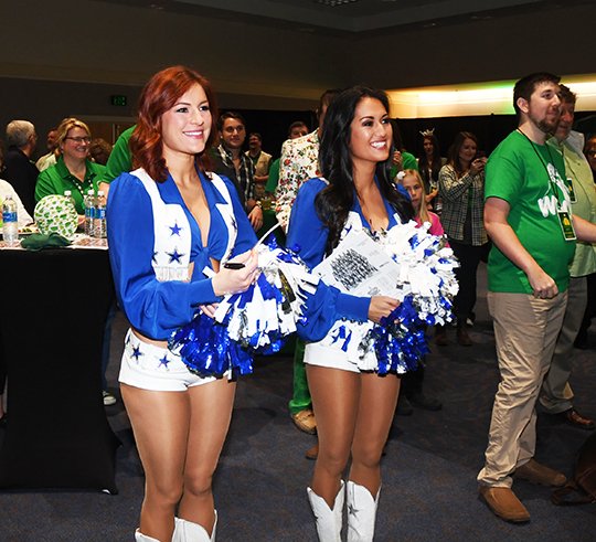 Parade becomes marquee event for cheerleaders | Hot Springs Sentinel Record