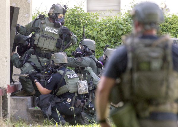 PHOTOS, VIDEO: Standoff at North Little Rock home ends after suspect ...