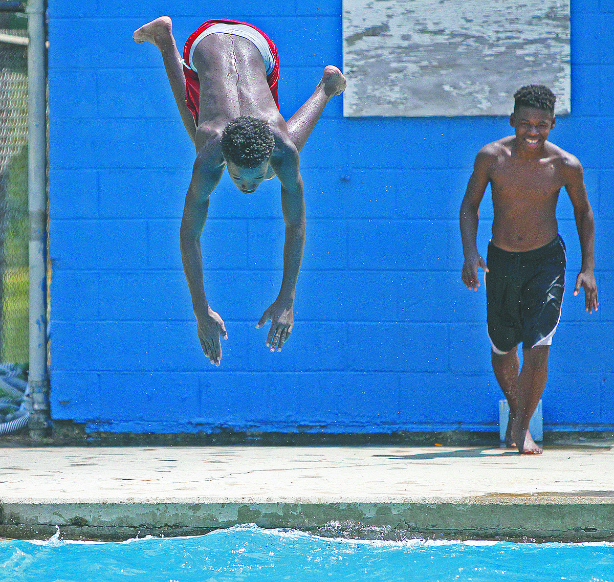Diving In | El Dorado News
