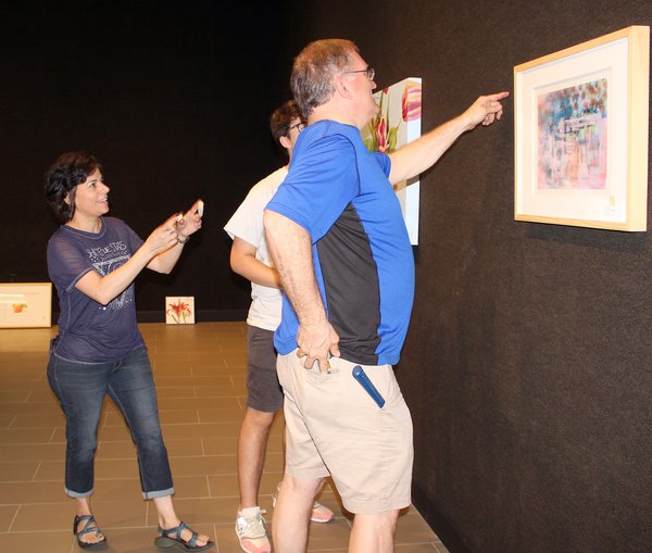 Examining art | El Dorado News