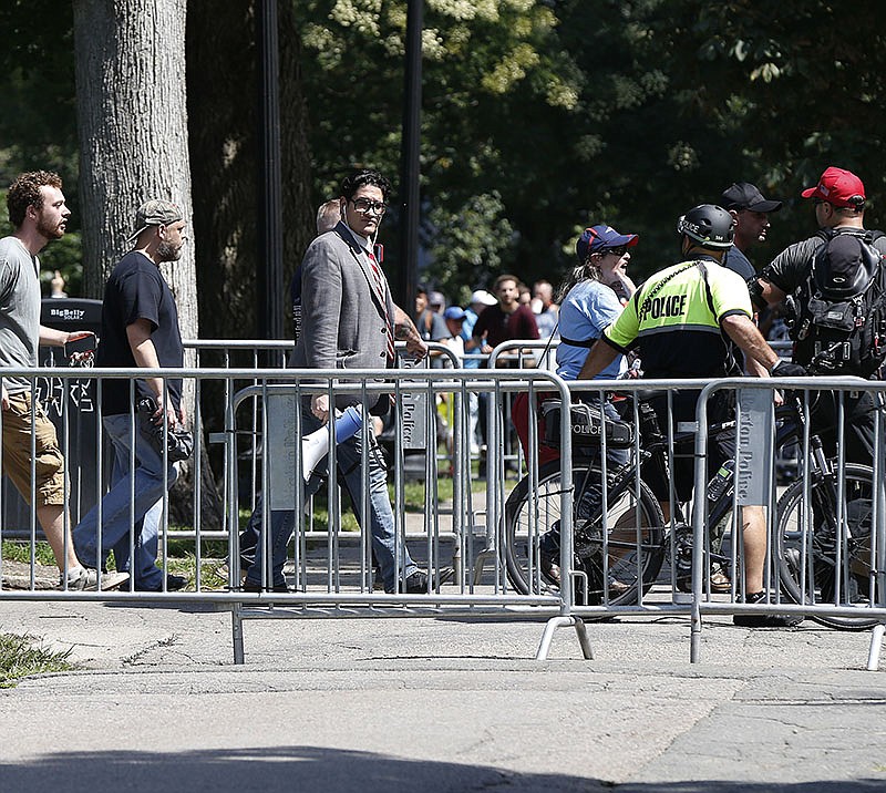 Mostly peaceful crowd turns out for demonstration | Hot Springs ...