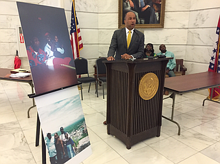 Sister of man fatally shot by Little Rock police files lawsuit against ...