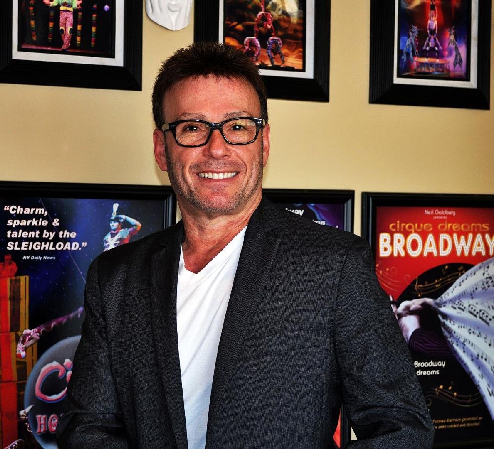 Cirque Dreams promises dazzling Holidaze spectacle