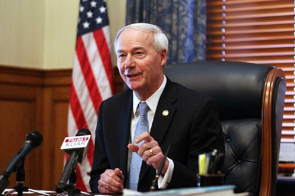 Arkansas' governor helping 2 of 3 Republican candidates seeking state ...