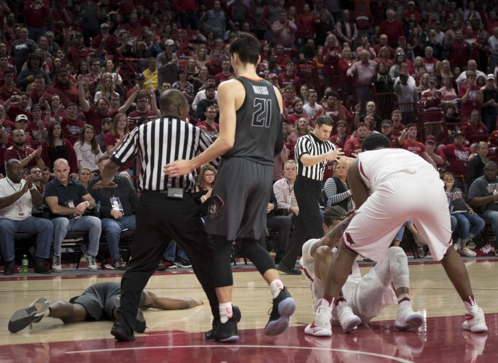 Razorbacks edge out Oklahoma State 66-65 | The Arkansas Democrat ...
