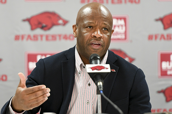 WholeHogSports - What Mike Anderson, players said previewing the 2018 ...