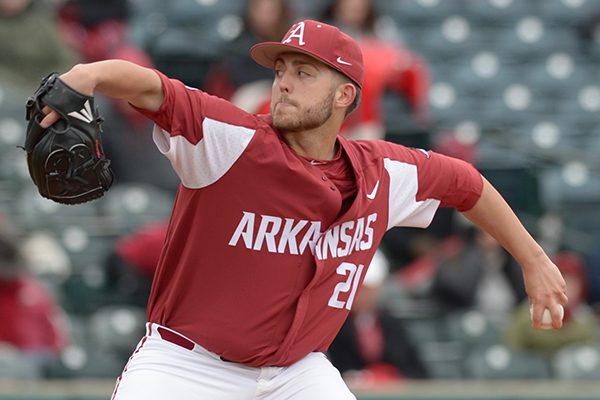 WholeHogSports - Kacey Murphy almost perfect in Arkansas' 2-0 win