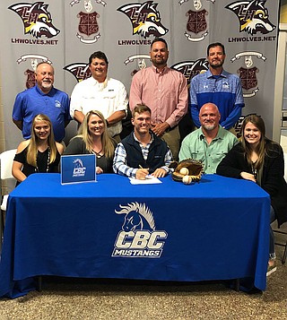 Aitken saddles up with Mustangs | Hot Springs Sentinel Record