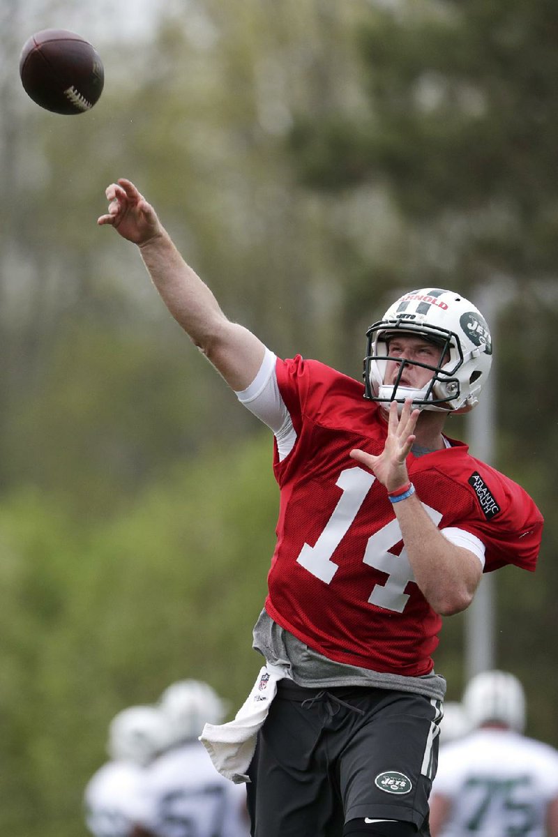 Confident Darnold hits practice field | The Arkansas Democrat-Gazette ...