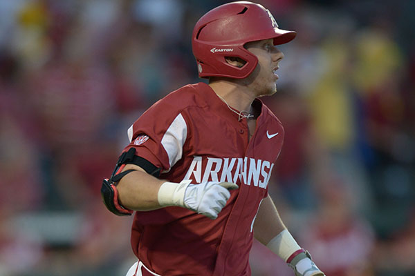 WholeHogSports - Hogs rally in 8th, hold in 9th to beat LSU