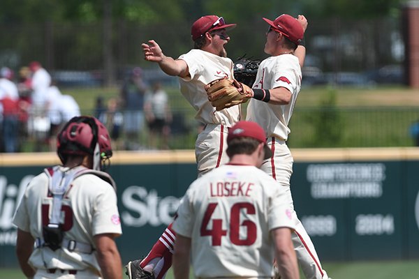Diamond Hogs break wins record at Baum Stadium | Whole Hog Sports Diamond Hogs break wins record at Baum Stadium | Whole Hog Sports
