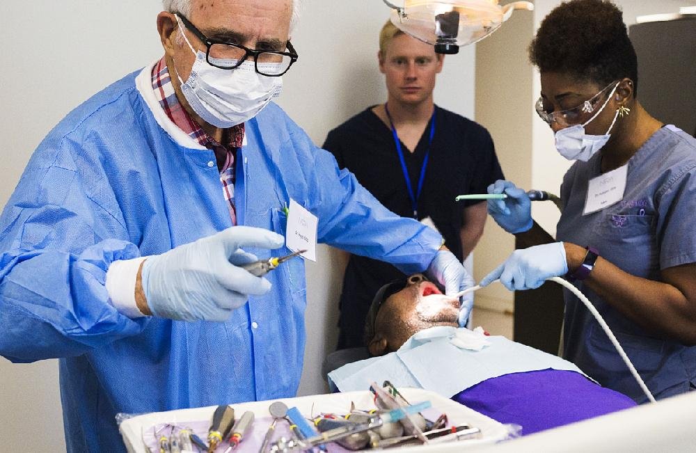 NWA oral health professionals offer free services, bring awareness