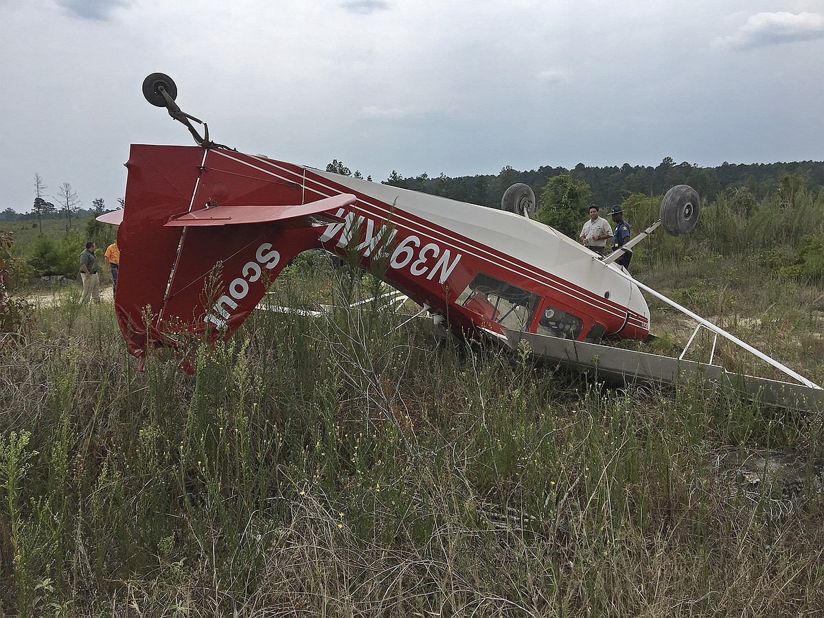Two suffer minor injuries in plane crash | El Dorado News
