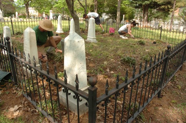 Historic Fayetteville cemetery receives grant | The Arkansas Democrat ...