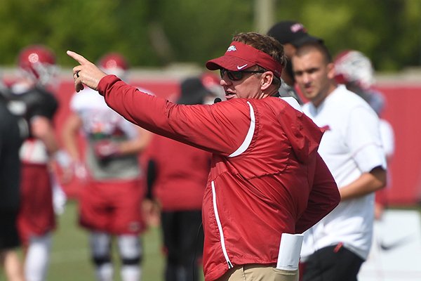 Razorbacks report: Hogs ready to suit up in full gear | Whole Hog Sports