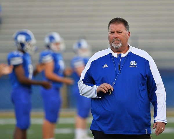 Bryant bucks trend, reaches goal