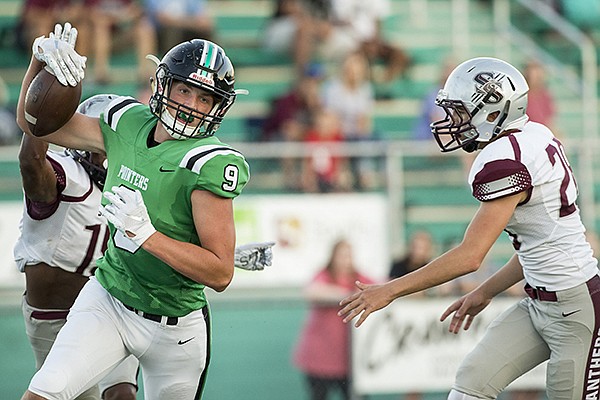 UNDER THE RADAR: Van Buren's Logan Humphreys | Whole Hog Sports