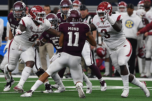 WholeHogSports - Defense provides Razorbacks hope this year