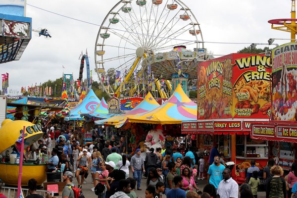 A Carnival Atmosphere | Northwest Arkansas Democrat-Gazette