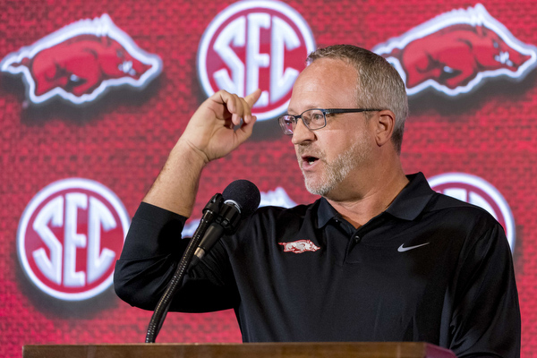 WholeHogSports - Razorbacks not unanimous this time