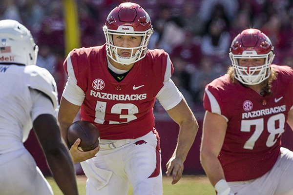 Hogs stay on toes with line shuffles | Whole Hog Sports