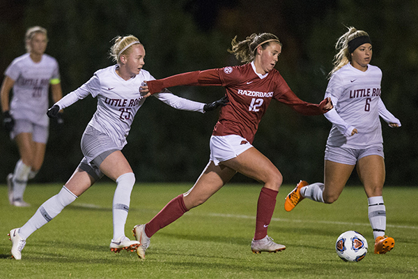 WholeHogSports - Arkansas starts with a bang, eliminates UALR