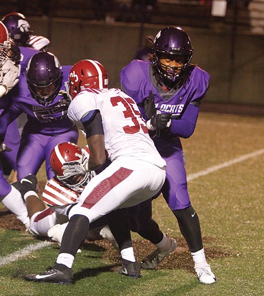 Boone making transition from gridiron to hardwood | El Dorado News