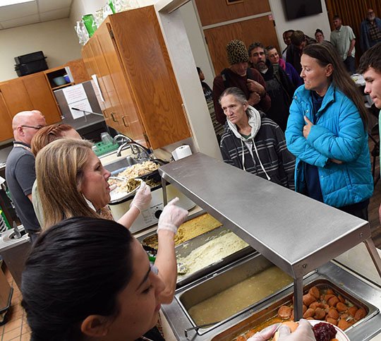 Local church feeds community on Thanksgiving