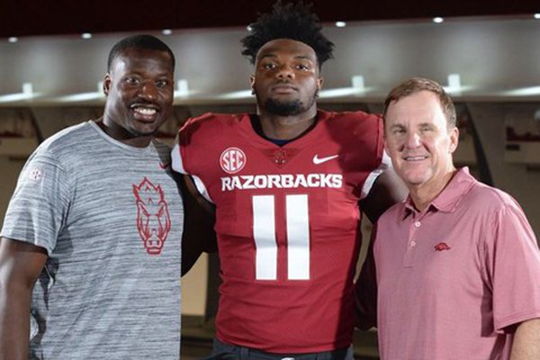 DE pledge says commitment to Hogs remains strong | Whole Hog Sports