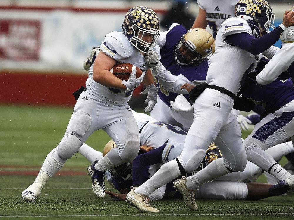 Bruising Bearcats: Champs gain all 391 yards on ground