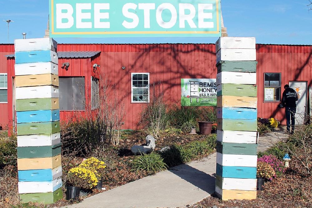 Let it bee: Beekeeping is a growing hobby in Arkansas and tons of honey ...