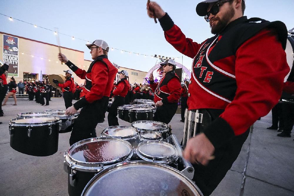 Wand sets good path for Murray