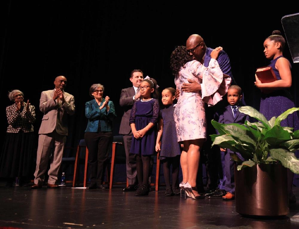 Little Rock Mayor Frank Scott Jr. sworn in | The Arkansas Democrat ...