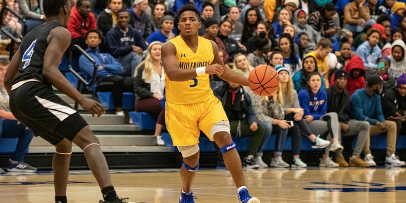 Lucas leads Muleriders in scoring