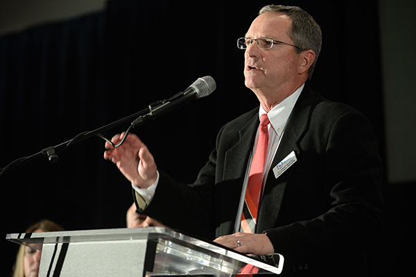 WholeHogSports - Crowd celebrates Van Horn's Hall of Fame achievement