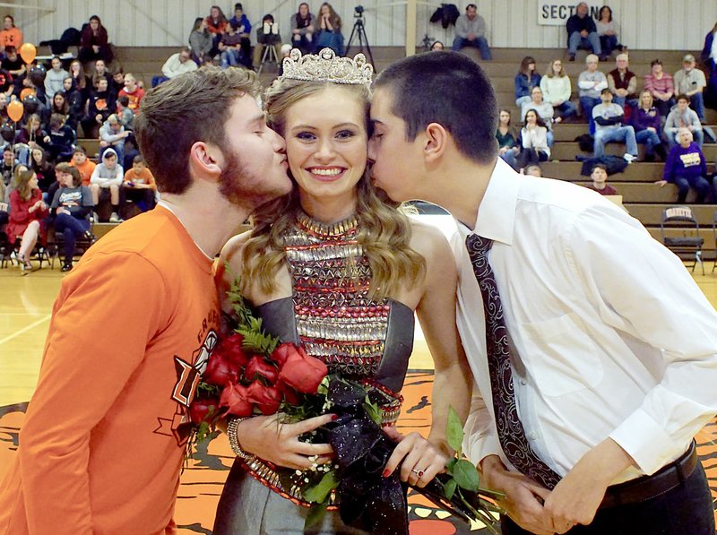 Bookout crowned homecoming queen | Westside Eagle Observer