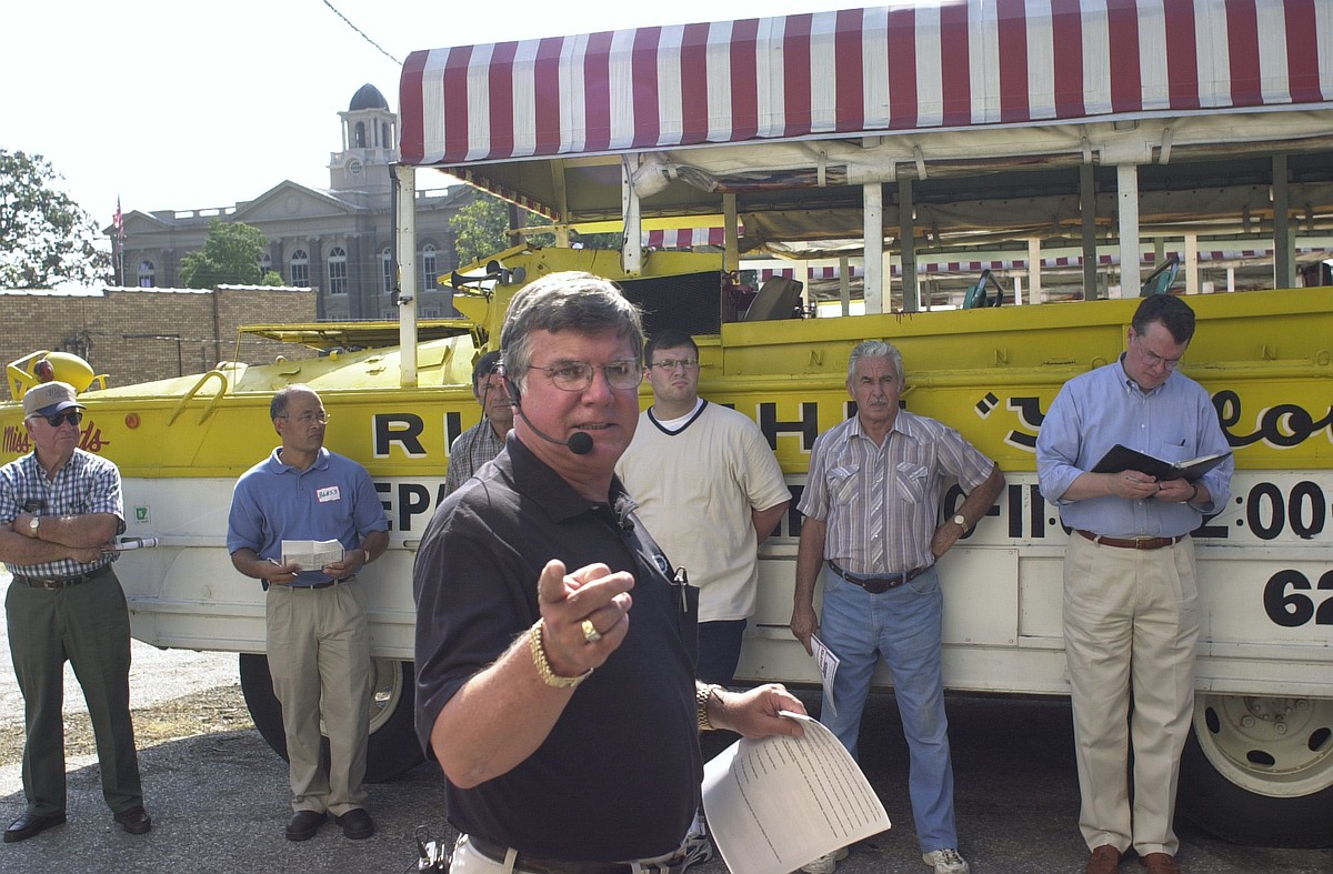 Tom Blackmon Sr., Arkansas auctioneer whose work spanned country, dies ...